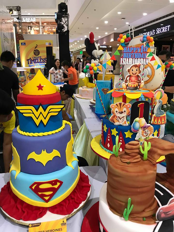 Lemon GreenTea: Timeless Designs 12th Goldilocks Intercollegiate Cake ...