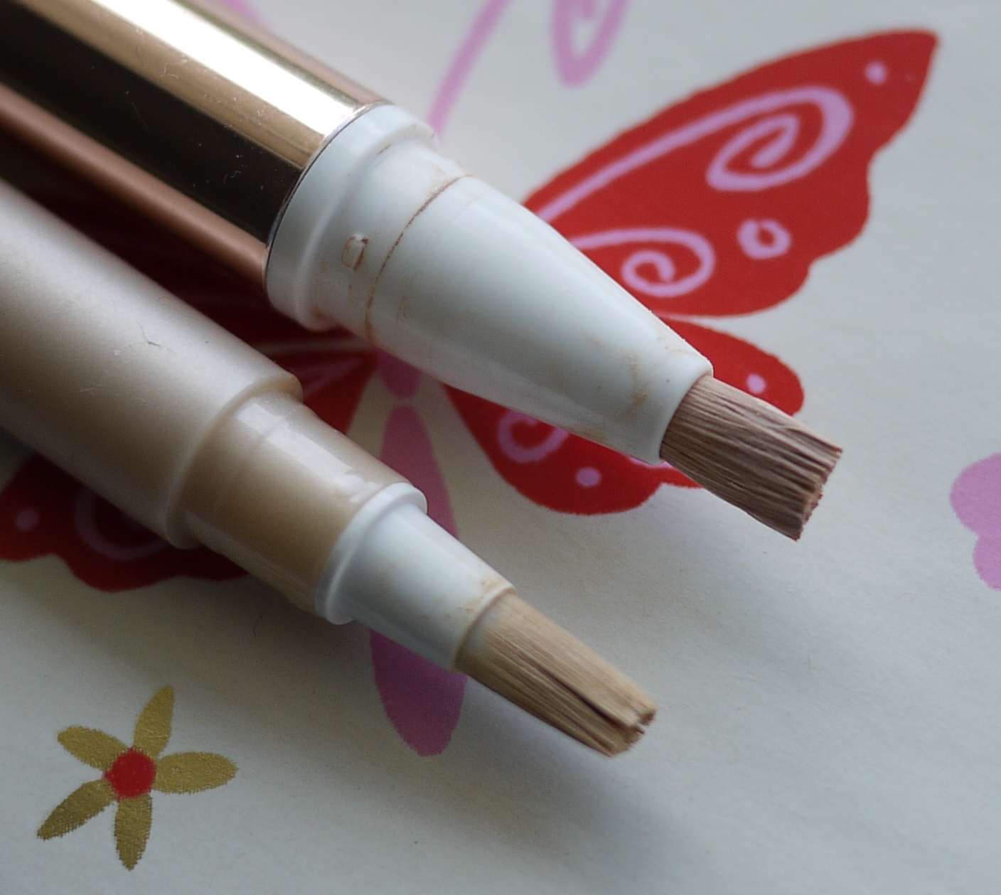 Making up 4 my age: REVIEW: L'Oreal Lumi Magique Touch of Light ...