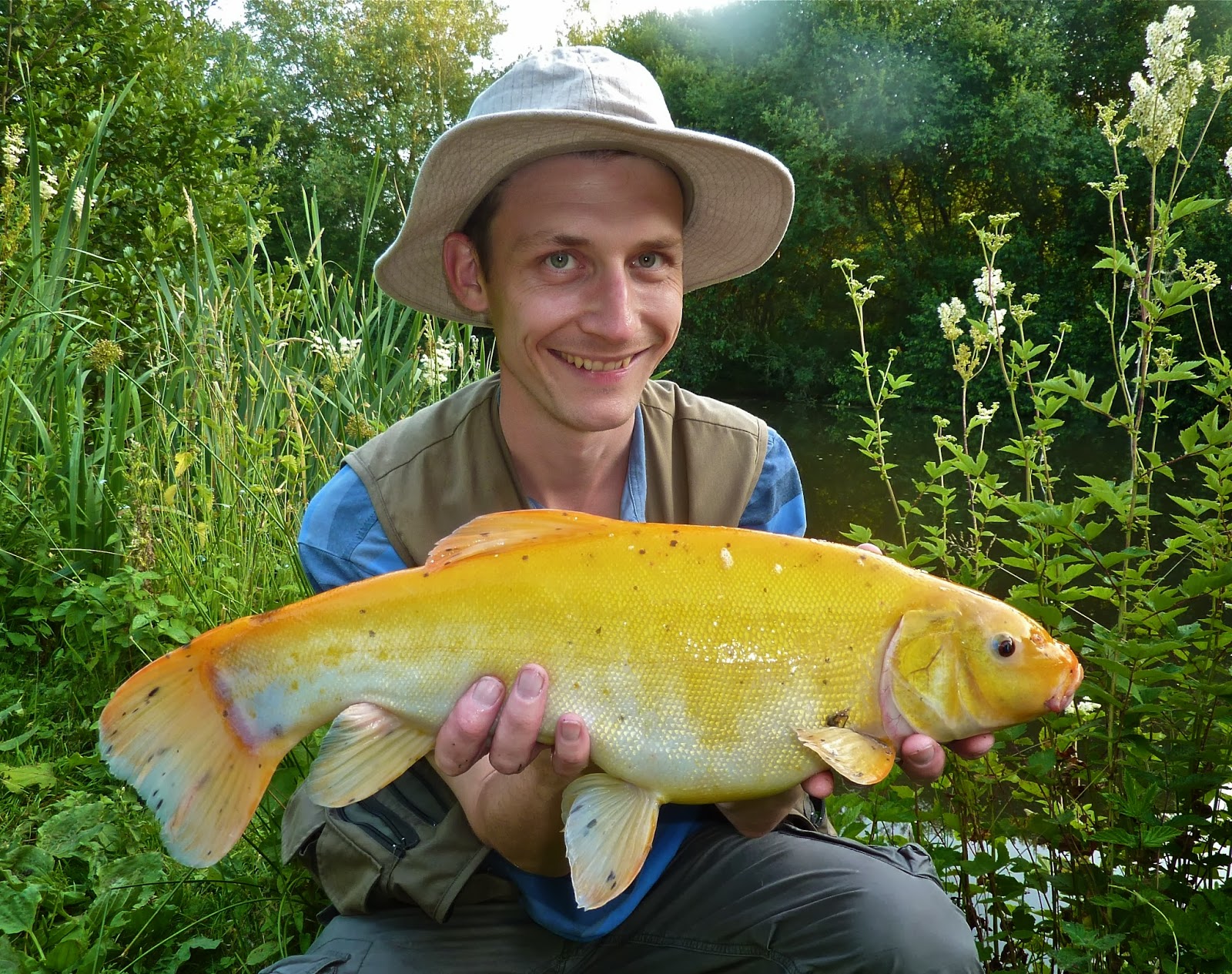 HUGH MILES - WILDLIFE ADVENTURES: THE SPICE OF LIFE - ANGLING ADVENTURES 4