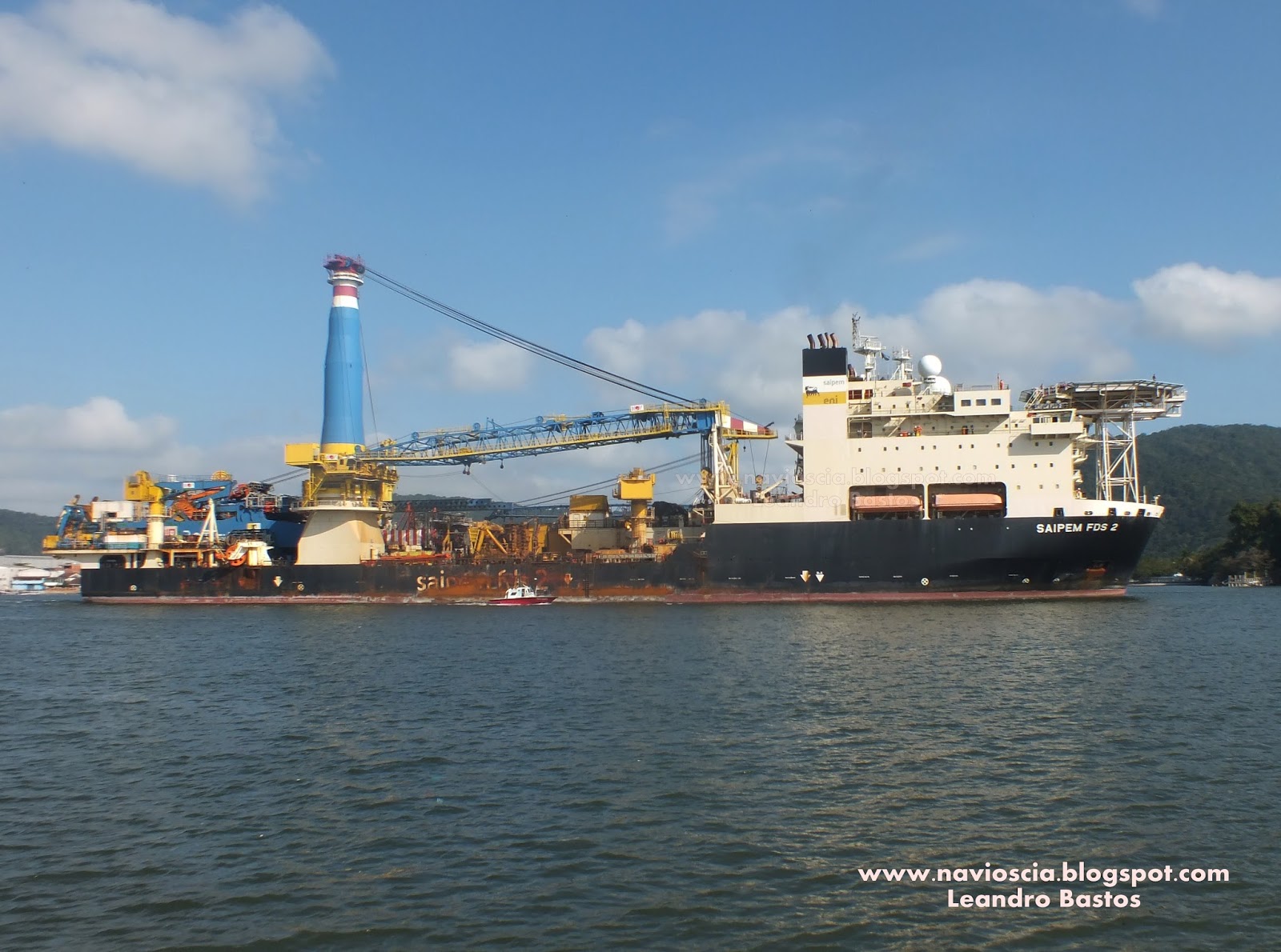 Navios de Santos & CIA: PLSV SAIPEM FDS 2 deixando Santos
