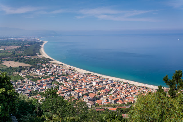 KALABRIJA (6.) - OB OBALI - iz Tropee do Scille