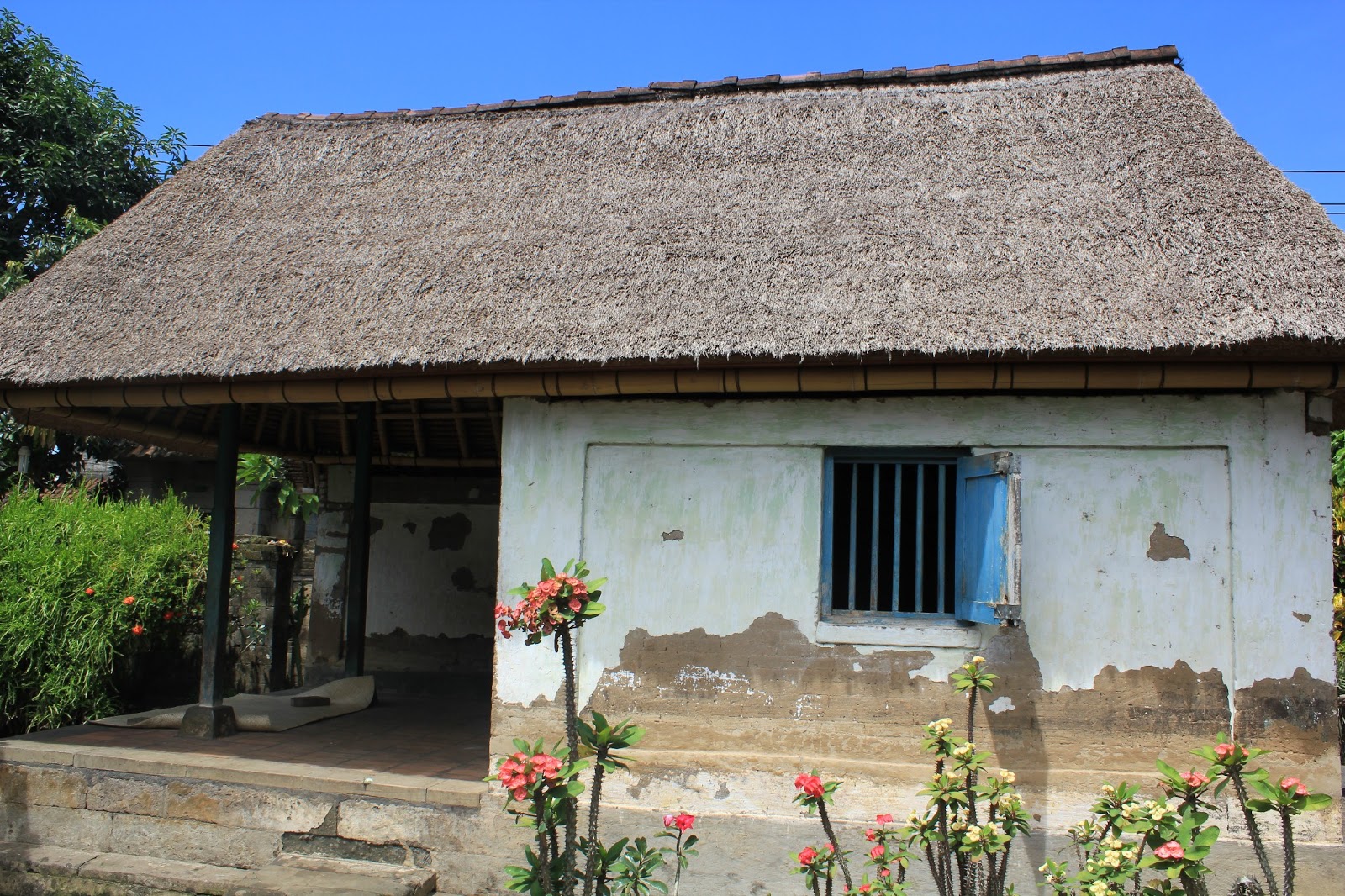 Frisky Room: Traditional Balinese House