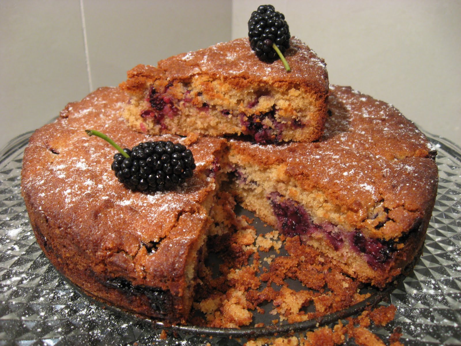 Morsels and Musings: mulberry & cinnamon cake
