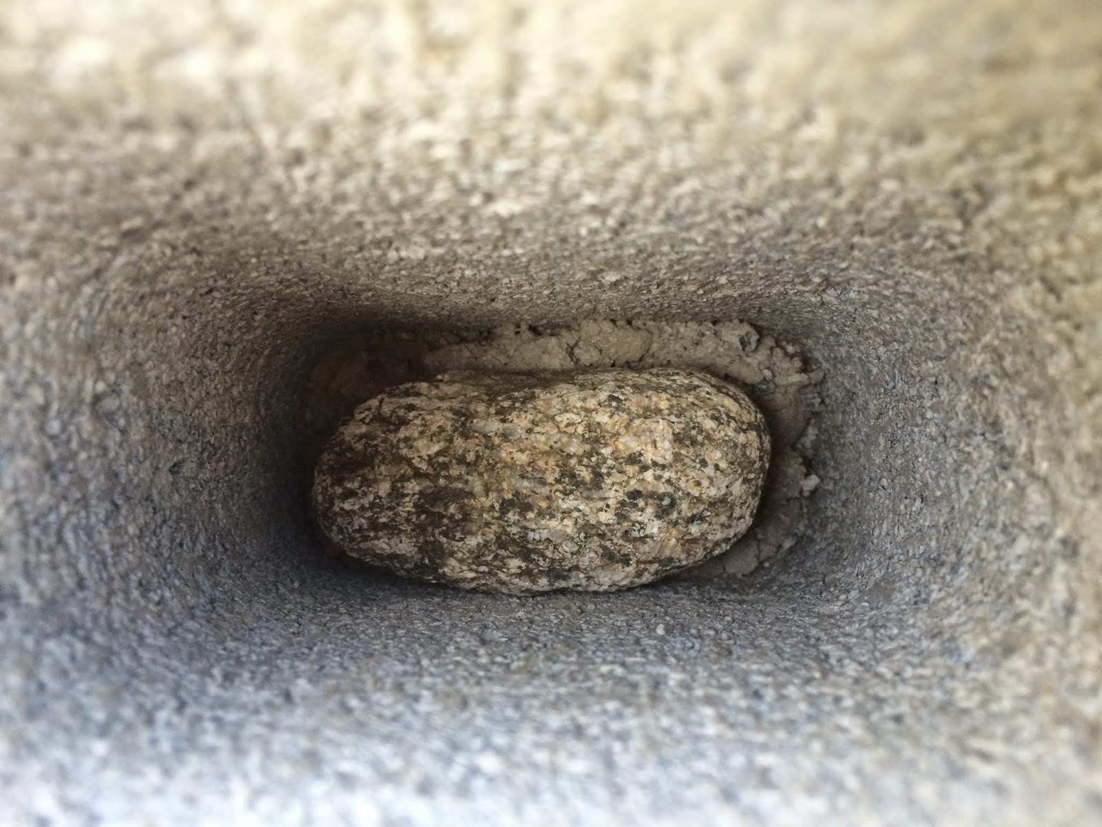 El Fogonero: Piedra angular