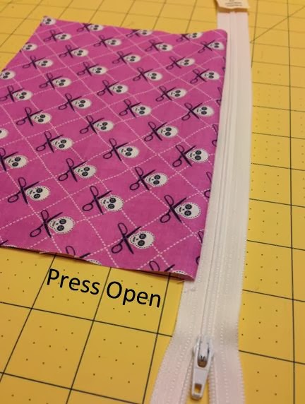 Simple Zipper Pouch Tutorial | Quilting in the Rain