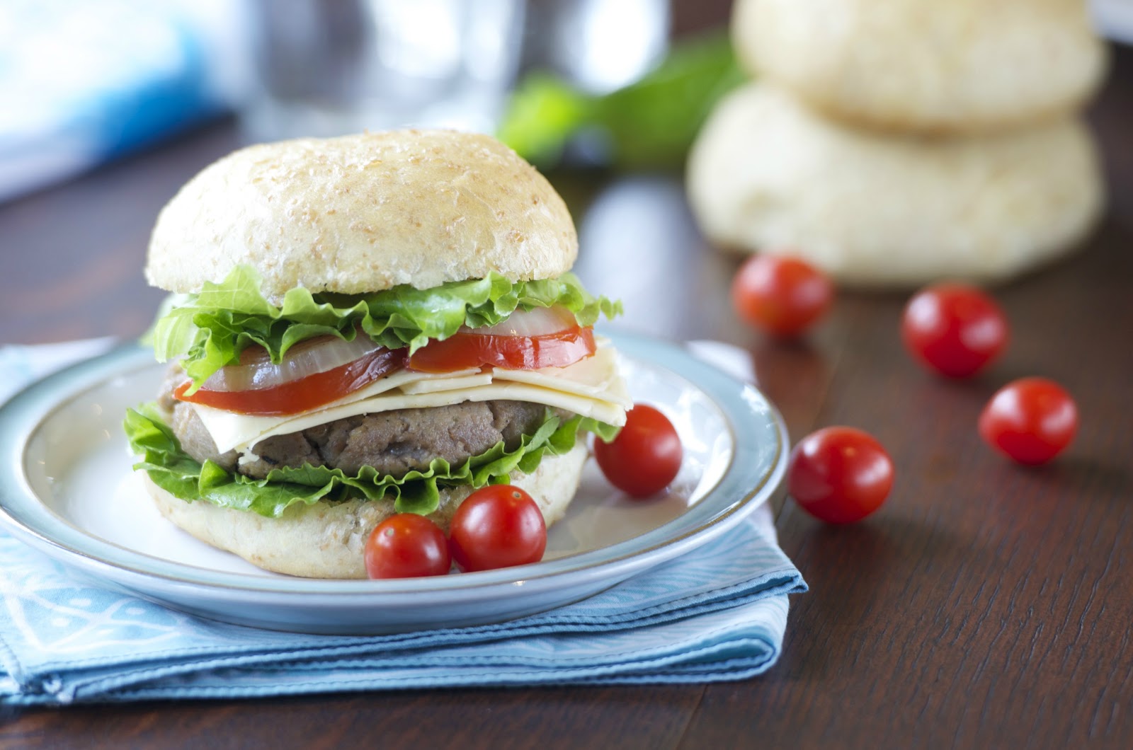 Indonesian Medan Food: Membuat Burger Sendiri (Home Made Beef Burger)