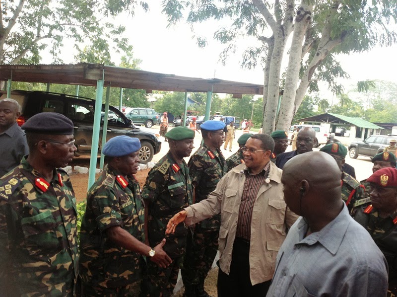 MATUKIO @ MICHUZI BLOG: RAIS KIKWETE ATEMBELEA VIKOSI VYA JWTZ VYA ...