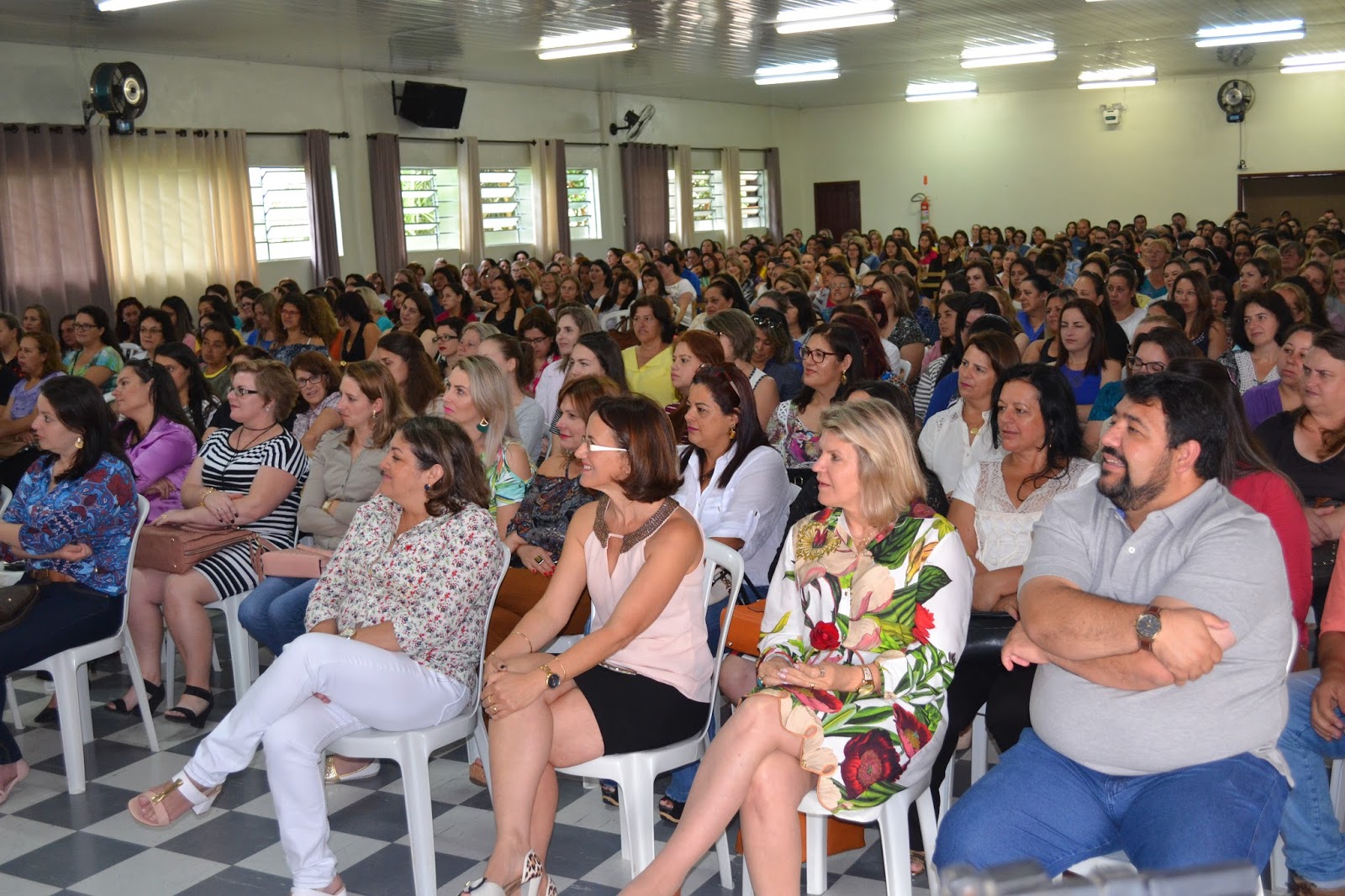 SECRETARIA DE EDUCAÇÃO - FRAIBURGO: PALESTRA SHOW NA ABERTURA DO ANO ...