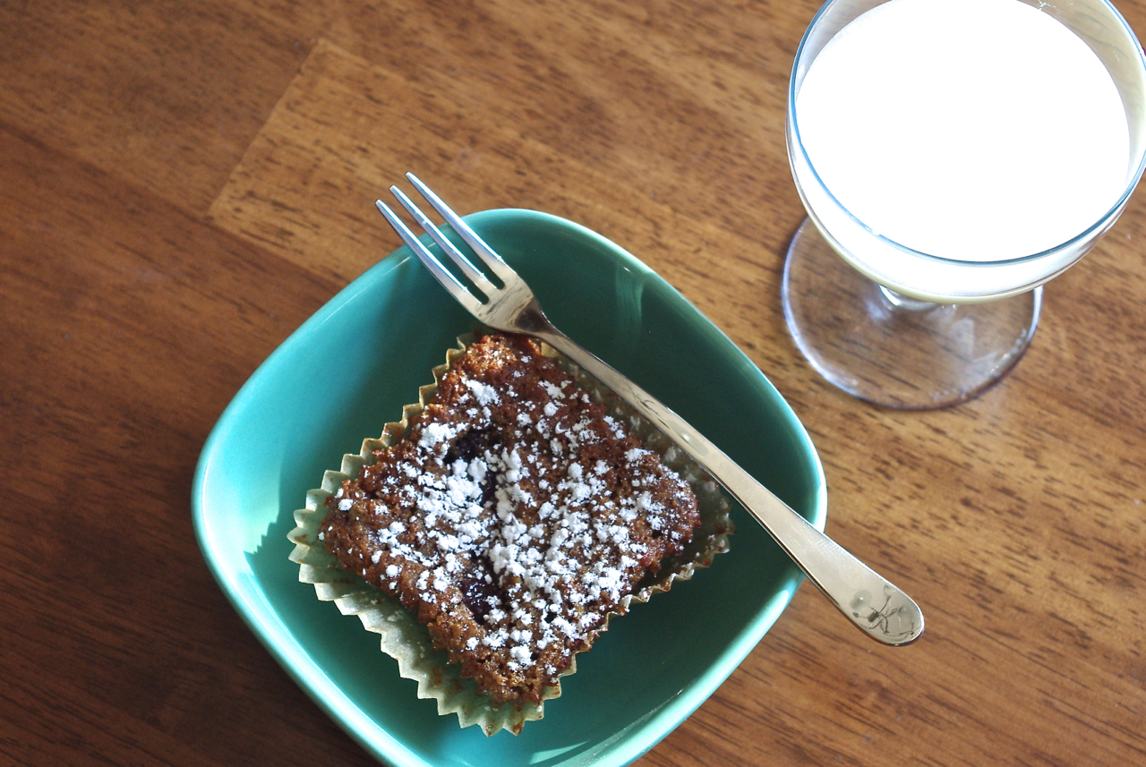 Luv'n Spoonfuls: Whole Wheat Bran Muffins with Roasted Grapes