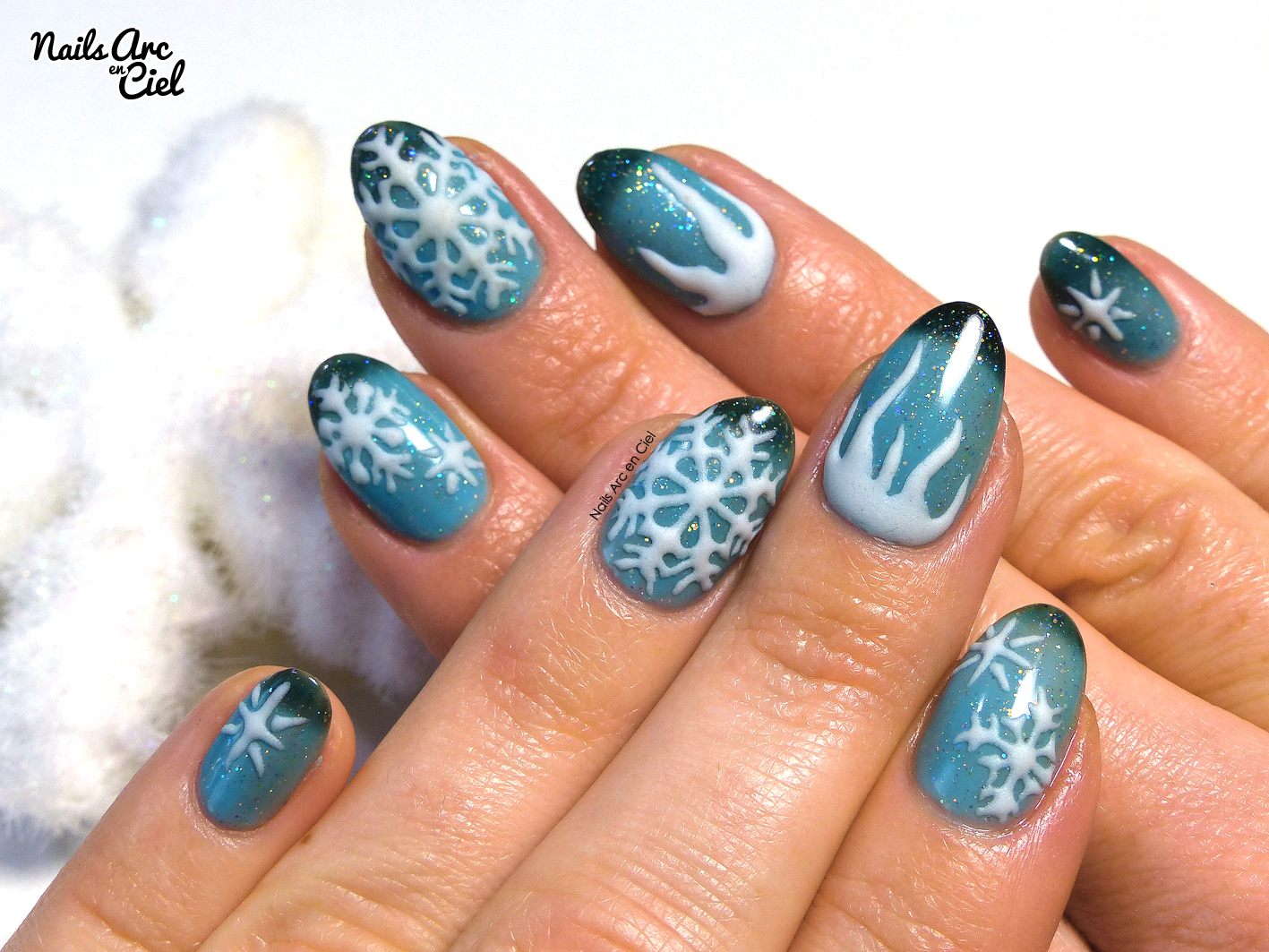 Nails Arc en ciel: Nail art - Flocons givrés en effet sucre 3D