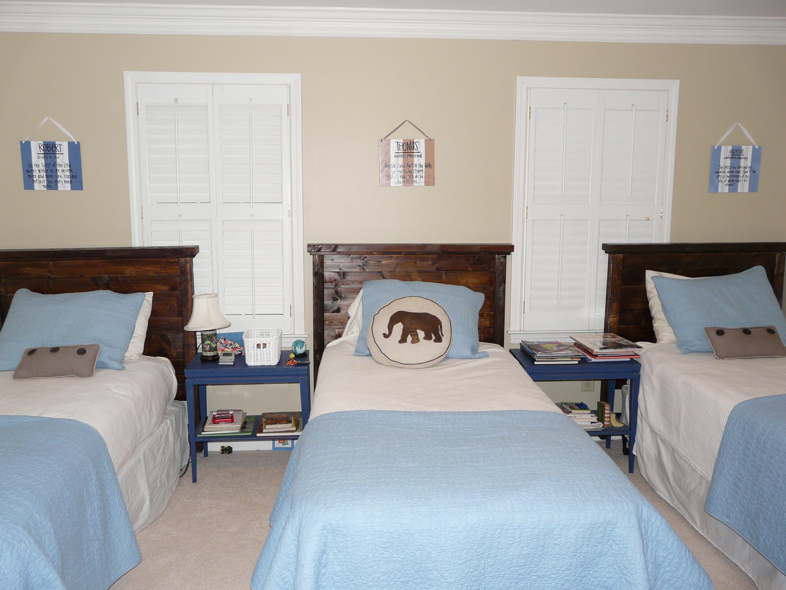 a few good pieces...: a room for 3 boys