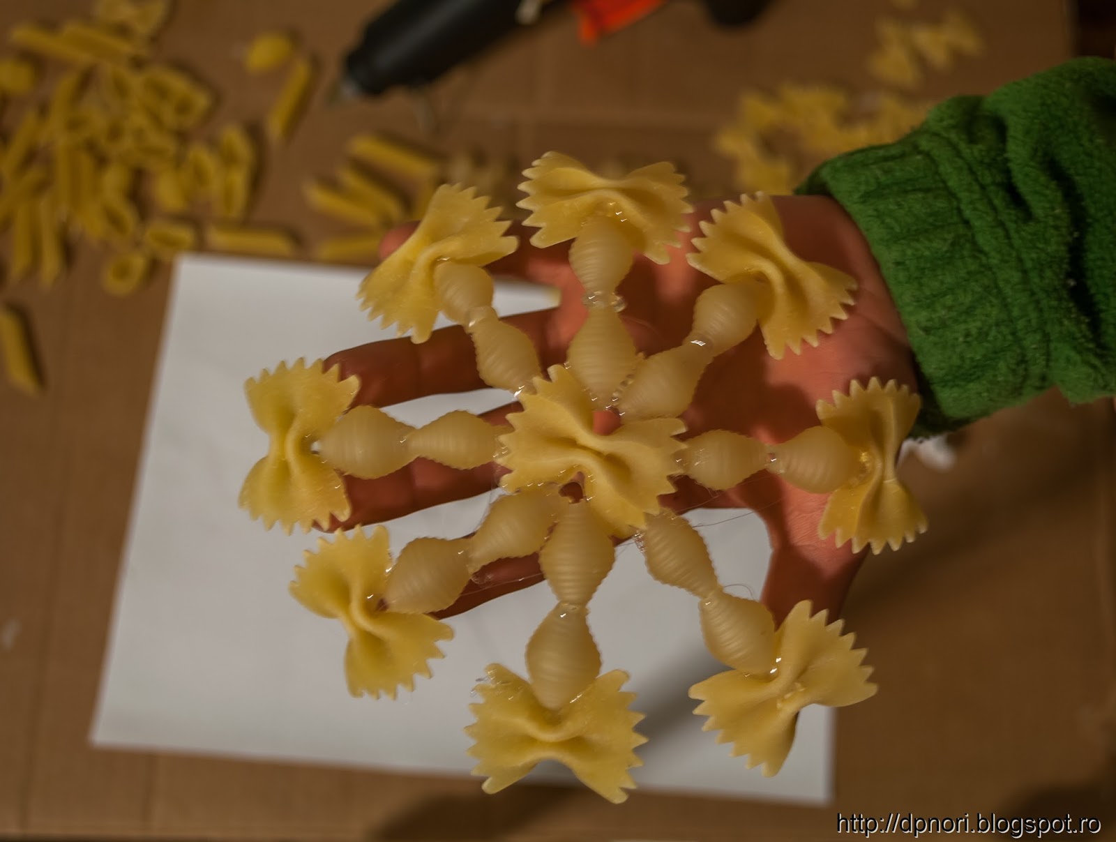 .printre nori: Ornamente pentru Craciun din paste fainoase