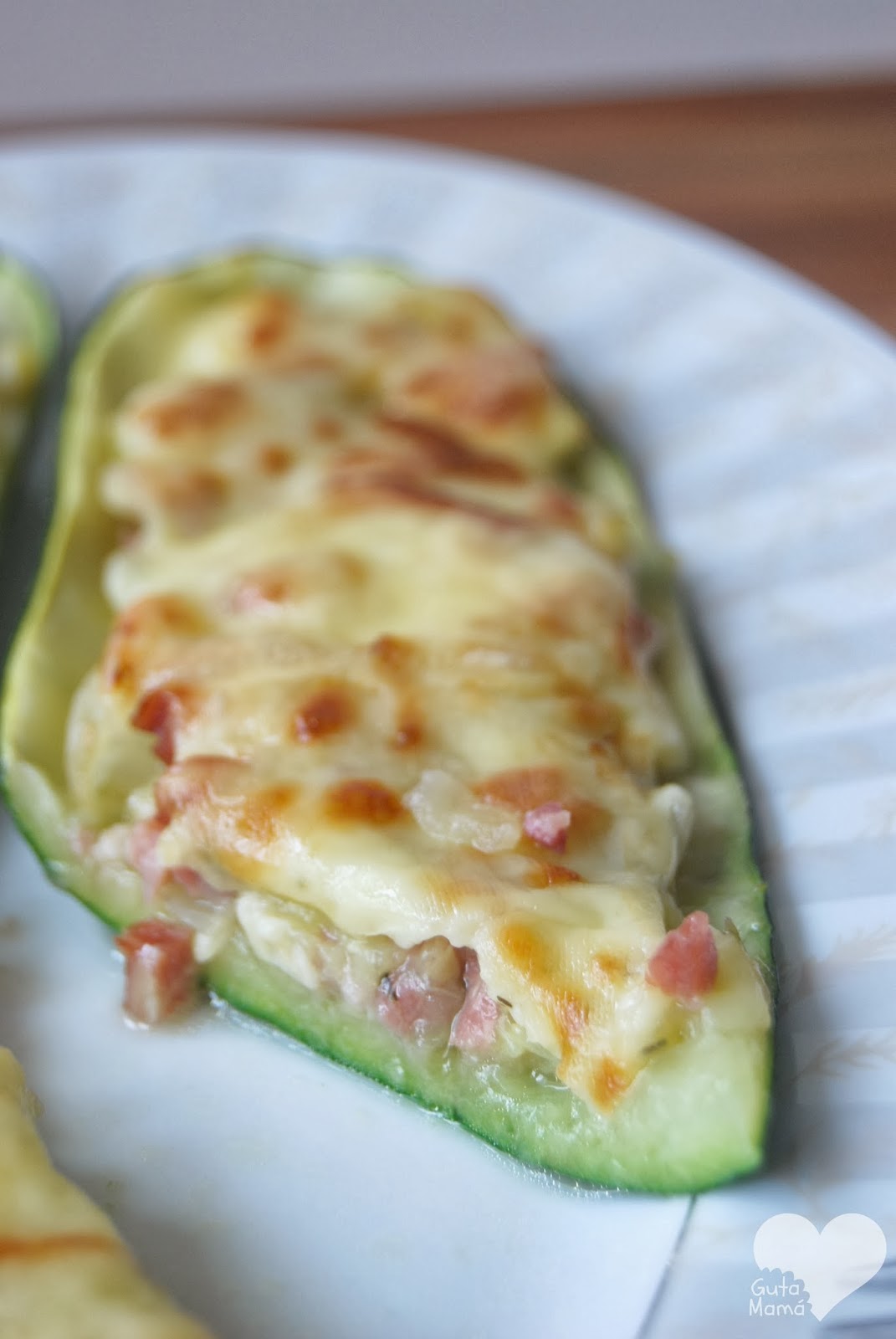 Calabacines rellenos de jamón