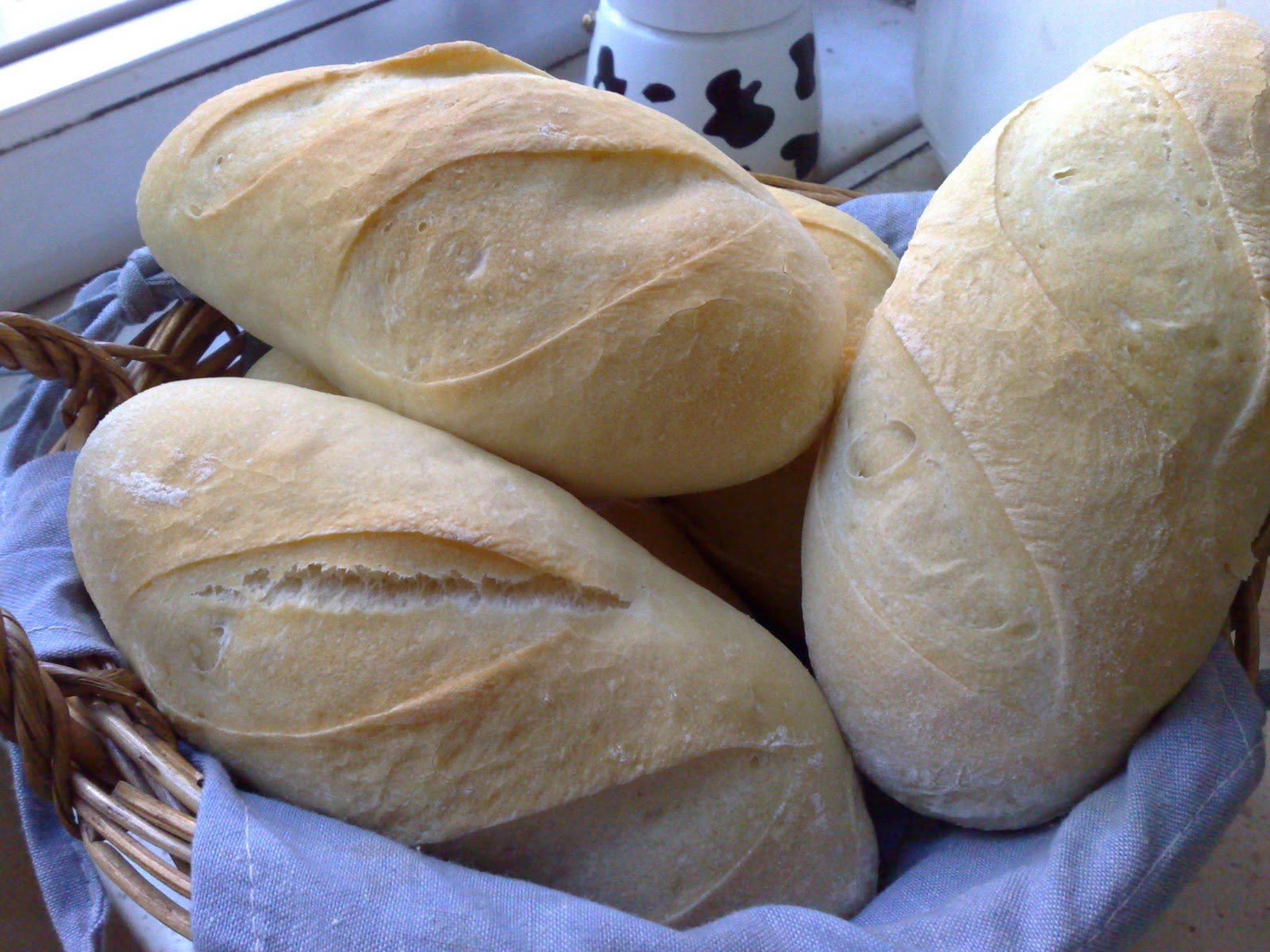 -1 kilo de pan por favor