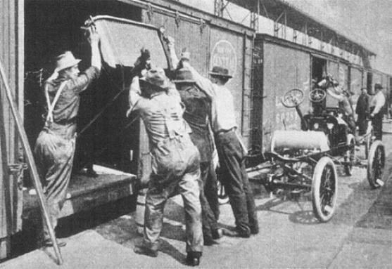 Industrial History: Carrying Automobiles in Boxcars