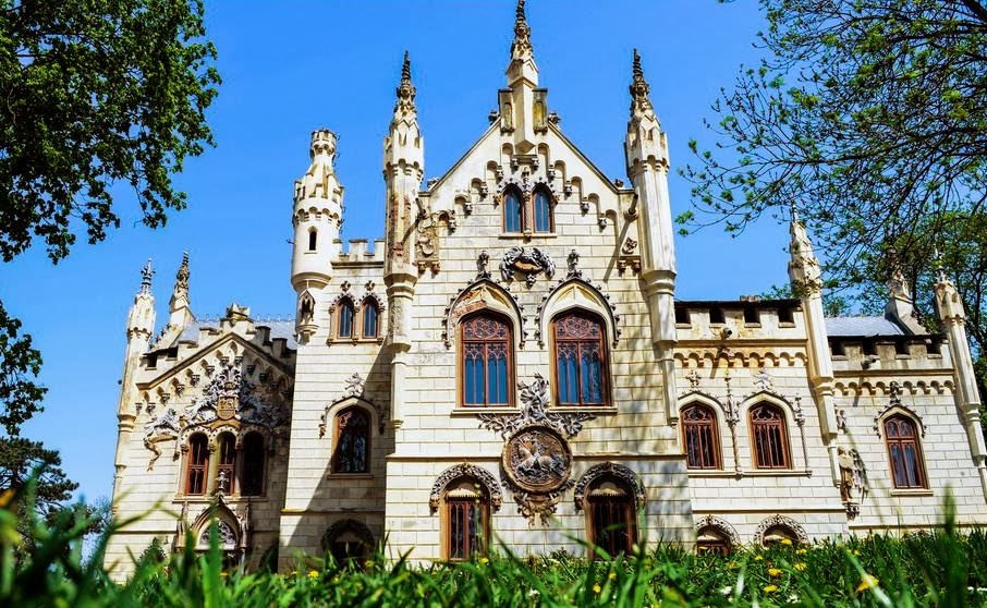 MONUMENTE ISTORICE DIN ROMANIA : Castelul Sturza