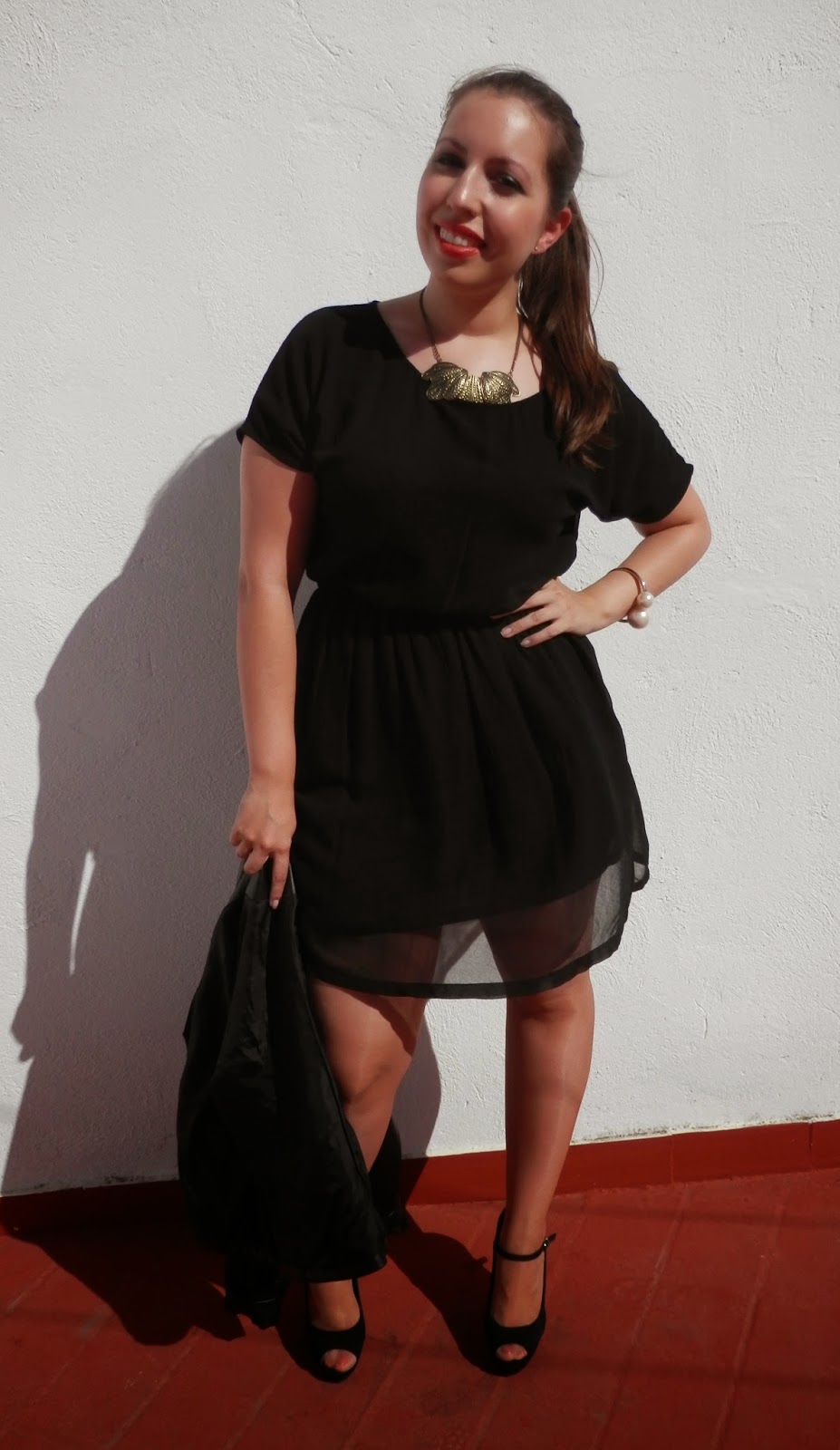ItHuelva LBD Look - Un toque de color