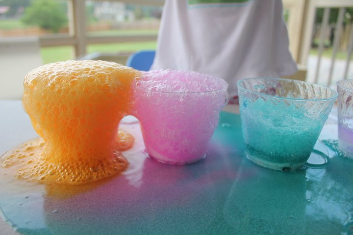 Play At Home Mom LLC: Baking Soda and Vinegar Compilation