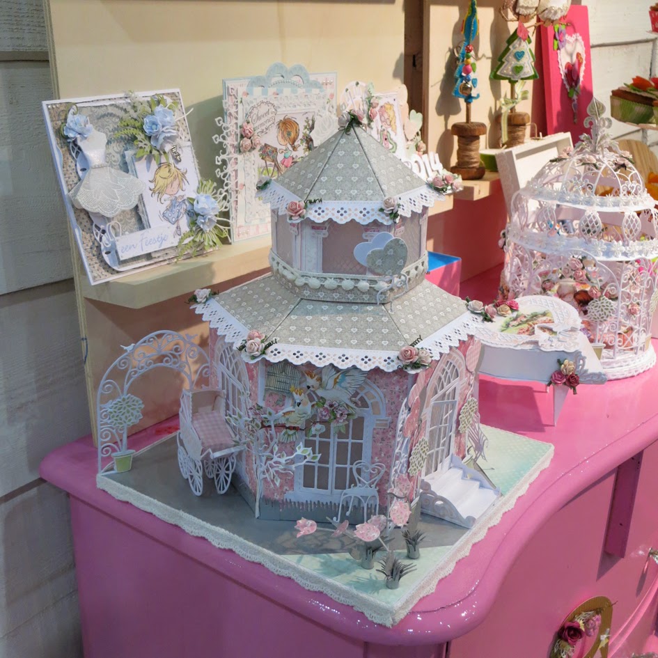 Wat maakt ze nu weer?: Knotsgekke kaartendagen en kijkdozen