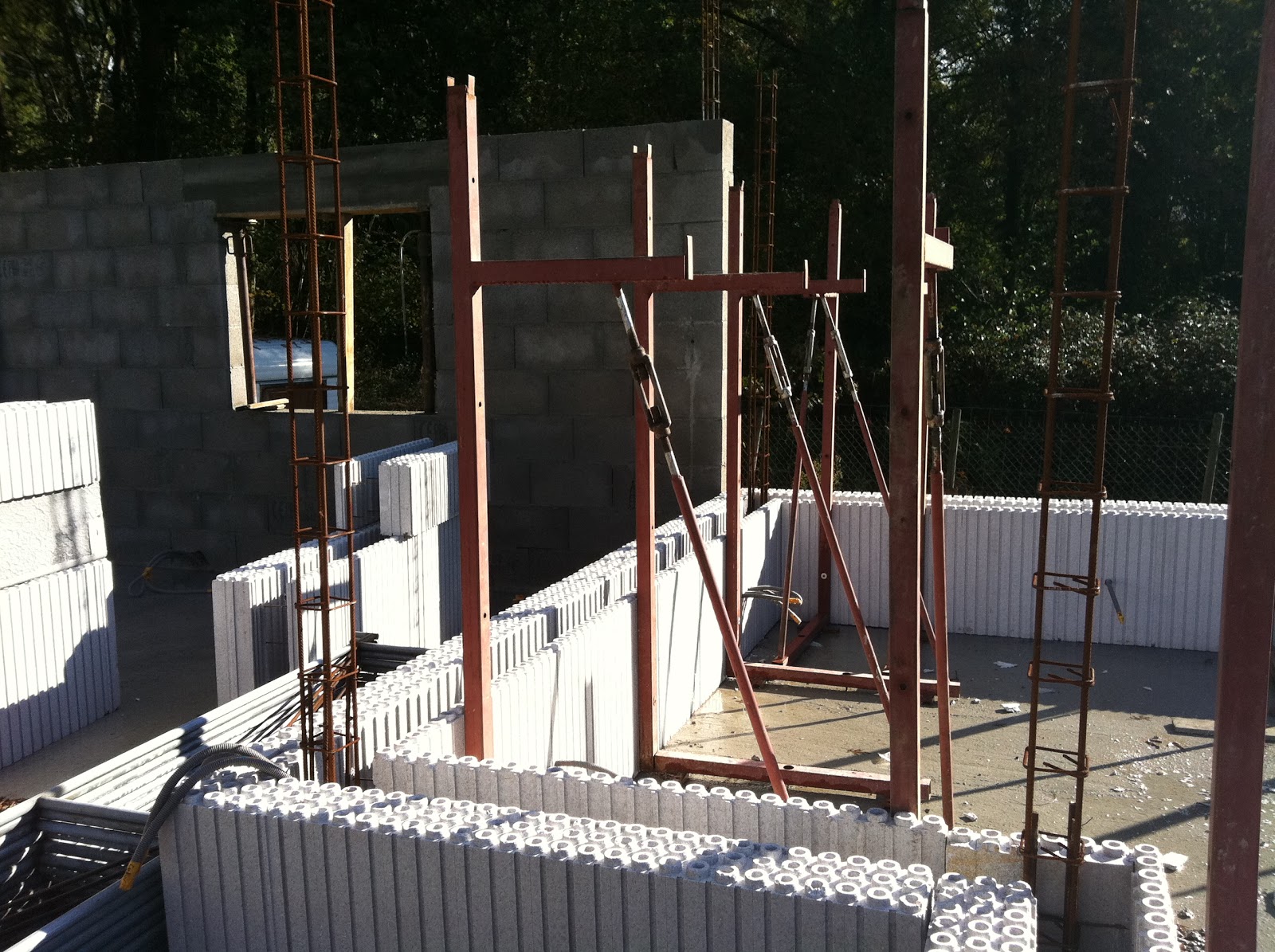 Notre projet maison EUROMAC 2: 5ème jour de montage des murs