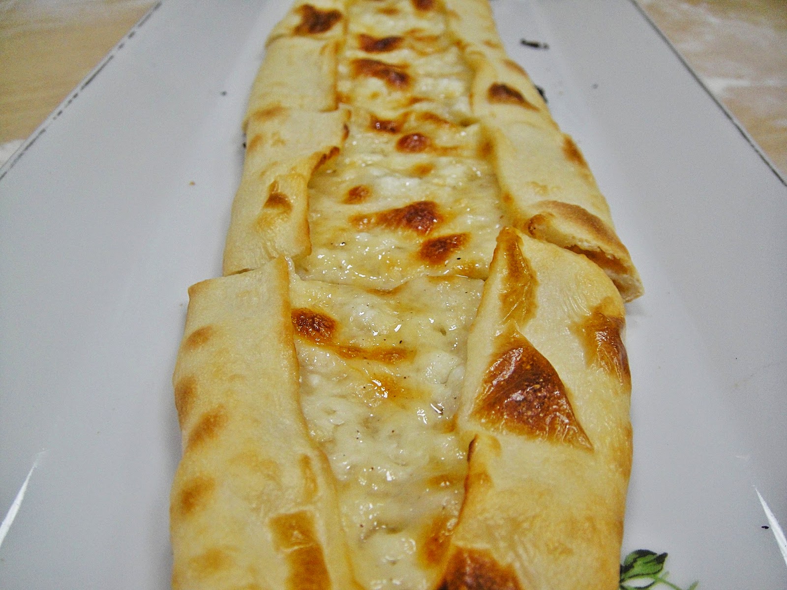 Maryam's Culinary Wonders: 673. Cheese Pide