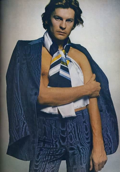 SCISSORELLA: Helmut Berger / Julian F.M. Stoeckel: Eine Legende trifft ...