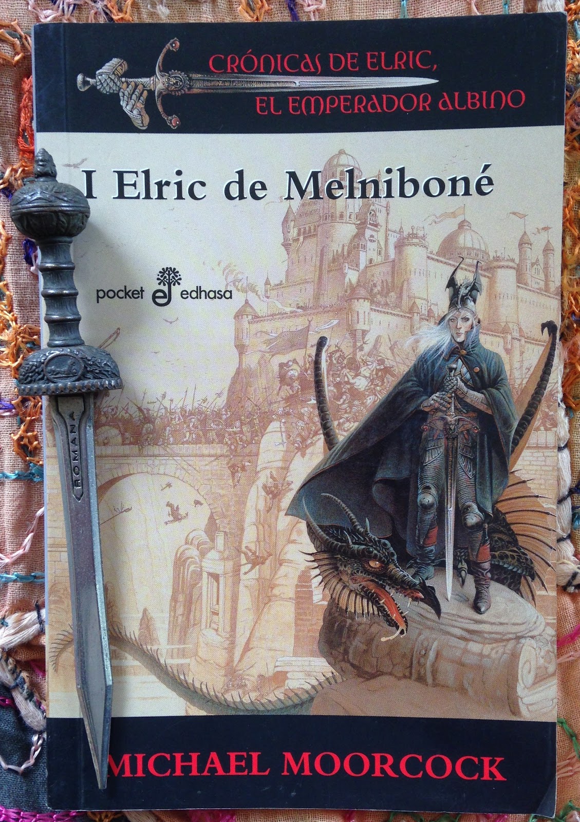 Libros de Olethros: ELRIC DE MELNIBONÉ. Michael Moorcock