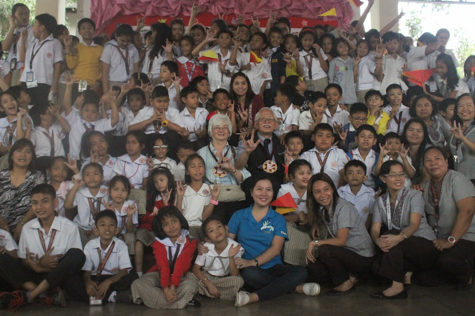 Deaf E-News: Ronald Hirano visits in Philippines School for the Deaf (PSD)