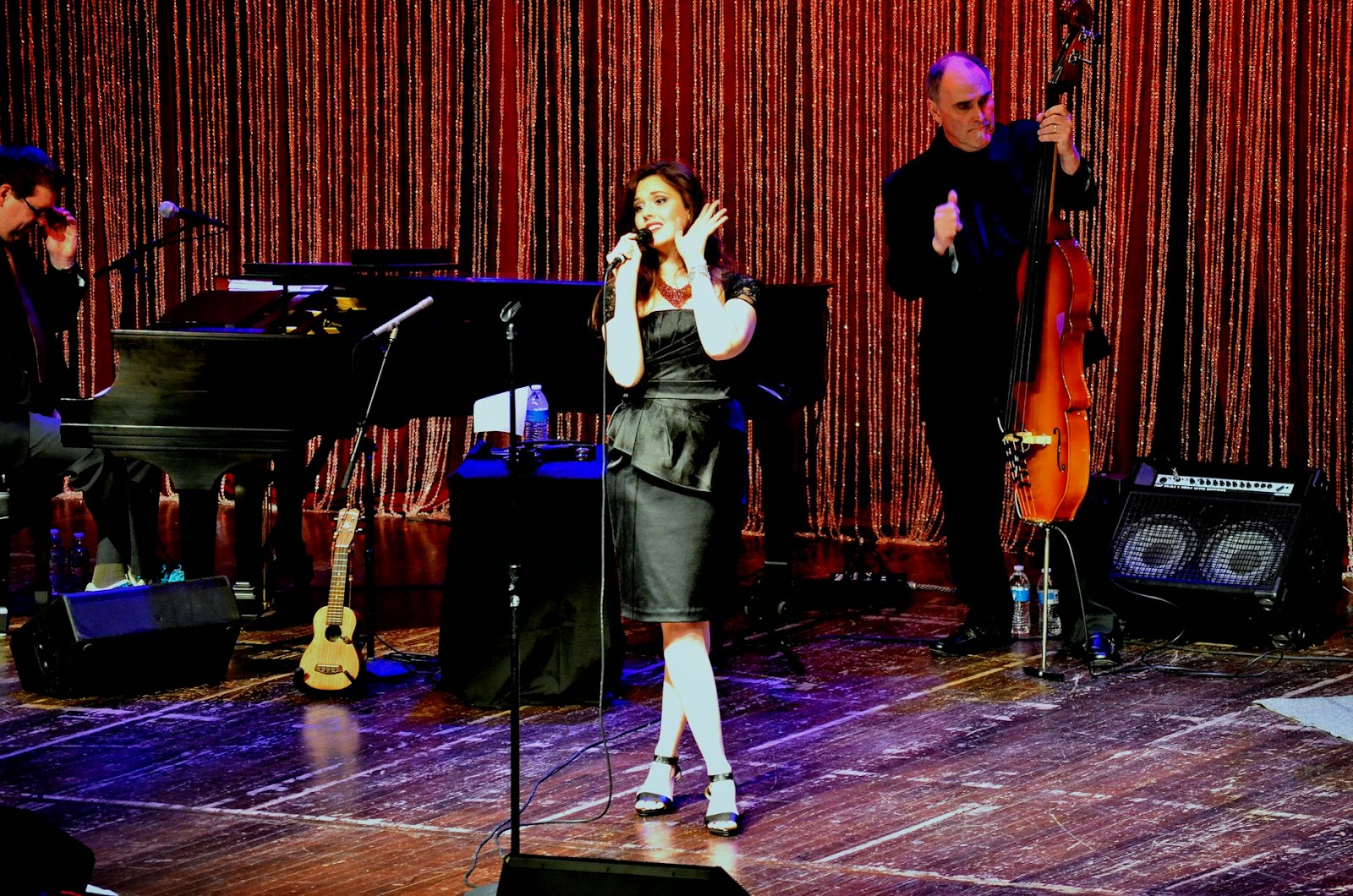 Room With No View: Halie Loren: A Balcony View