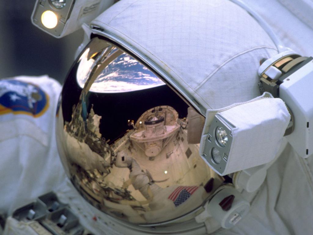 Orbiter.ch Space News: Spacesuits (NASA)