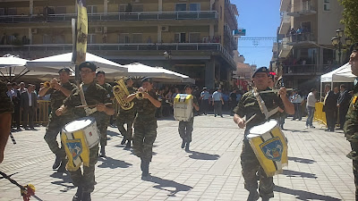 Η ΣΤΡΑΤΙΩΤΙΚΗ ΠΑΡΕΛΑΣΗ ΧΘΕΣ ΣΤΗΝ ΤΡΙΠΟΛΗ ΓΙΑ ΤΗΝ ΑΛΩΣΗ ΤΗΣ ΤΡΙΠΟΛΙΤΣΑΣ ...