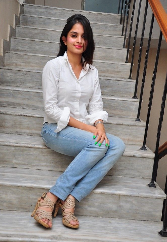 Actress Sheena Super Stills cute photos | Celebrities Photos Hub