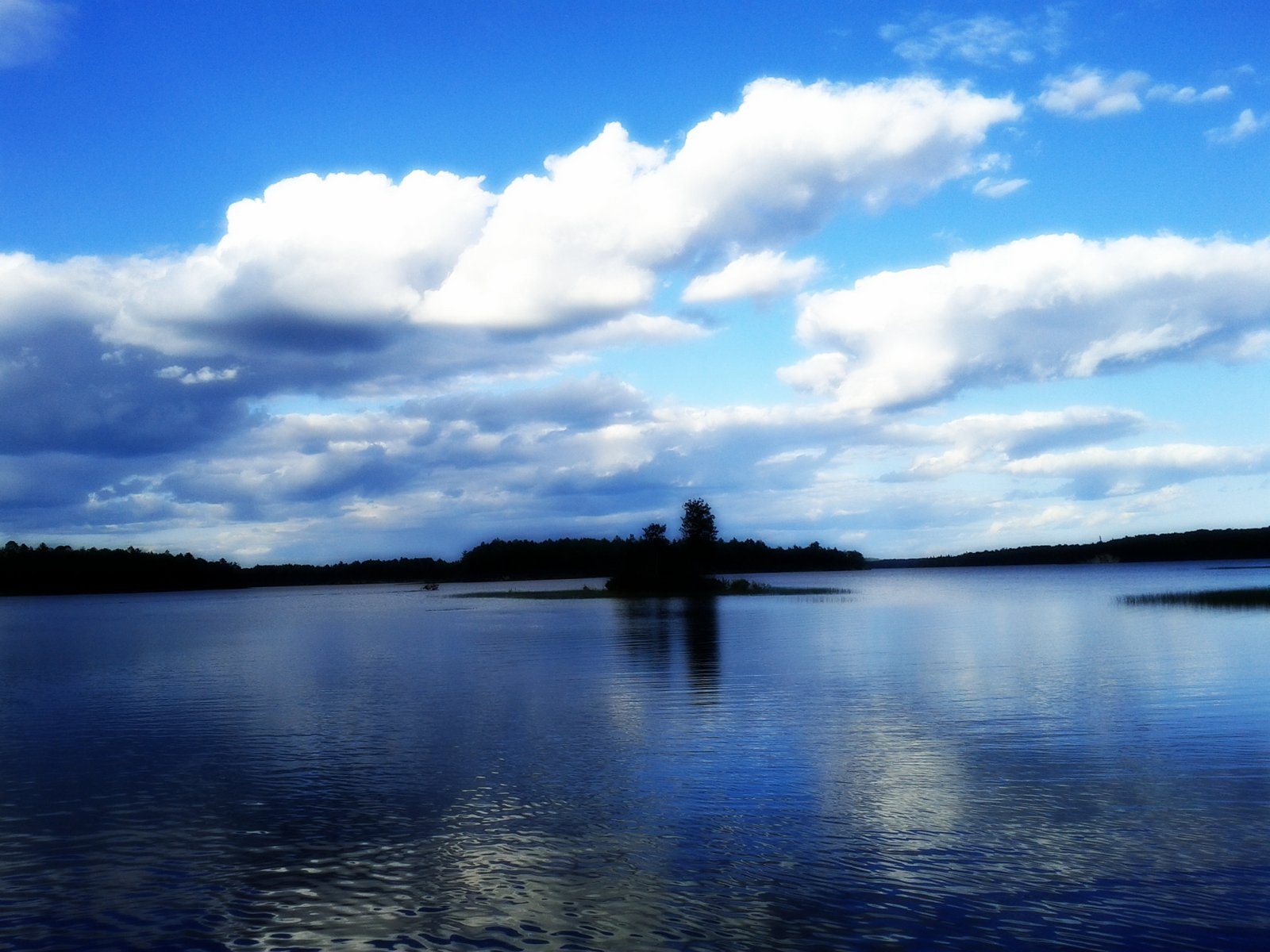 Deer Horn Lodge: Deer Horn Lodge, Cabonga Reservoir, Québec, Canada