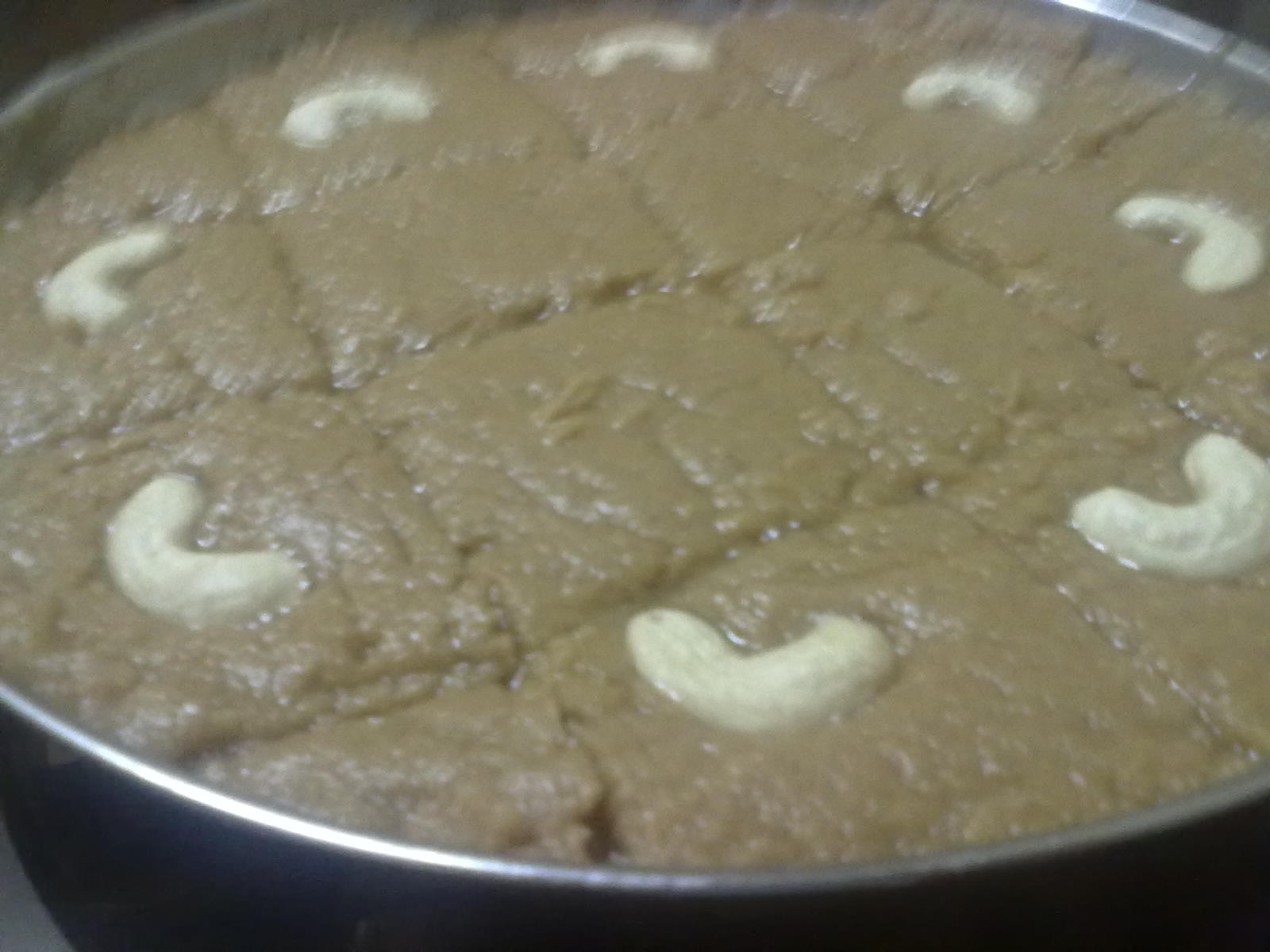 Sukhadi Recipe | Sukhdi Recipe | Gud Papdi | God Papdi | Yummilicious ...