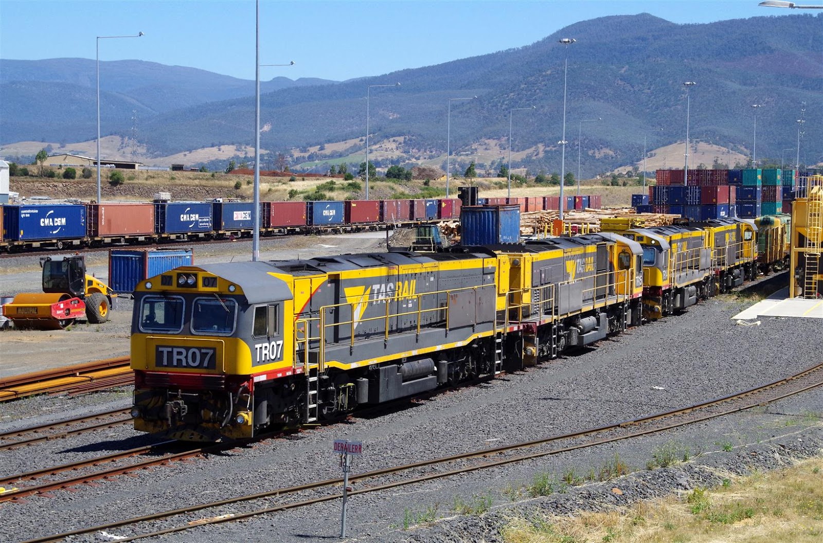 Rollingstock News: Tassie Trains - Tasrail Locos