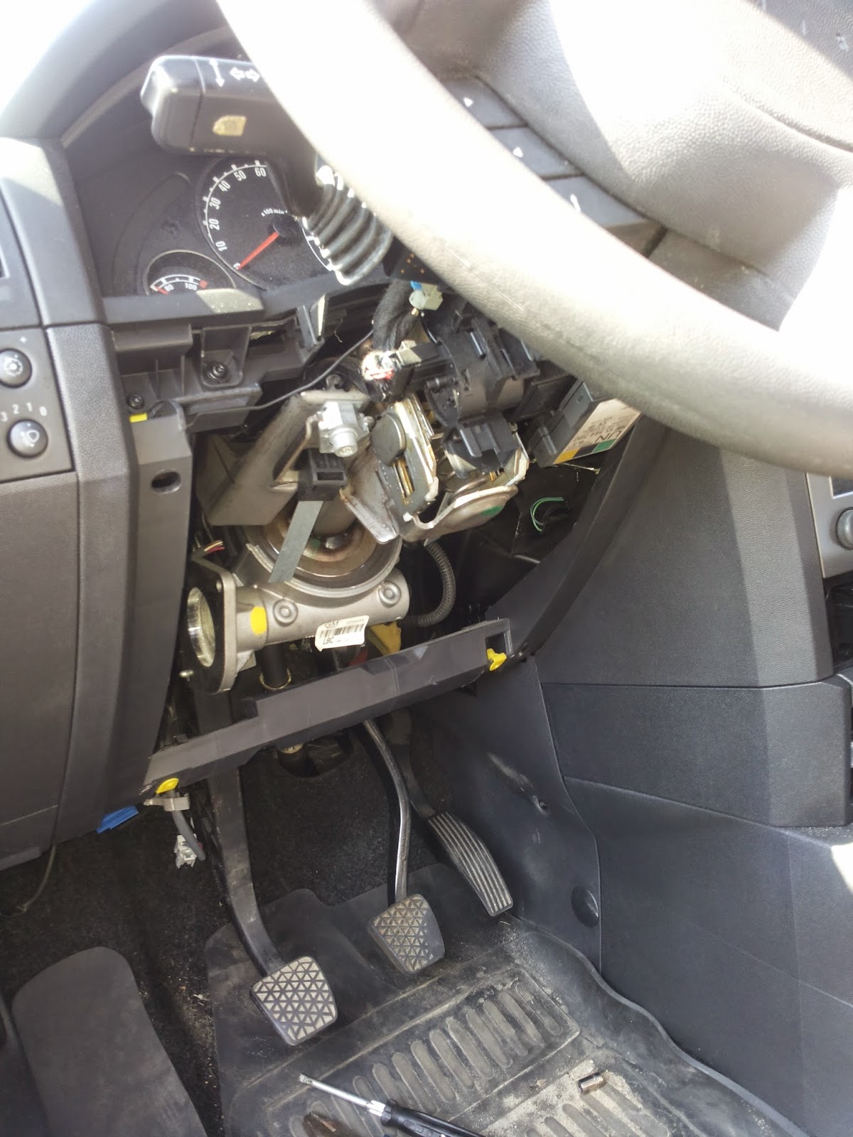 Opel Meriva A: Smarowanie silniczka/siłownika EPS