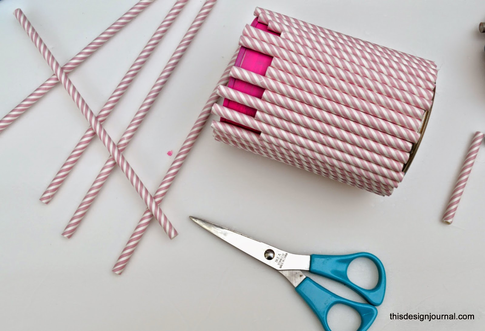 DIY : VASES OF STRAWS - This Design Journal