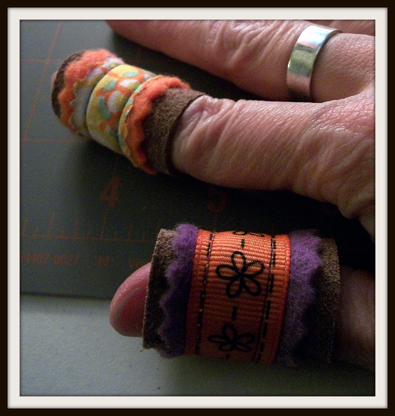 weasinart: Thankful Thursday: DIY Leather Thimbles