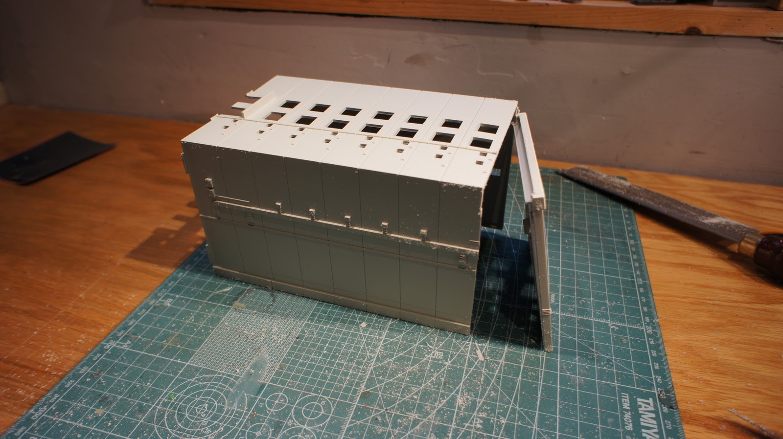 quinntopia - An N Scale blog: Kato Office Building Kit-bash