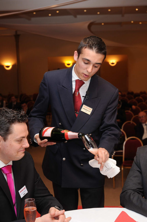 Le Saviez-Vous ?: Servir du champagne « à la champenoise