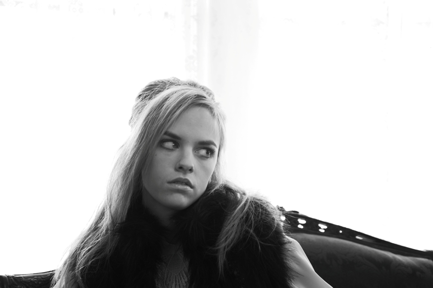 LISA BYRD THOMAS - Hip Fashion Stylist: Black and White Fashion Shoot ...