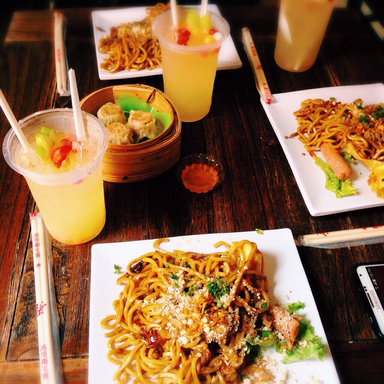Mie Kober Bali - Traveler in a Suitcase!