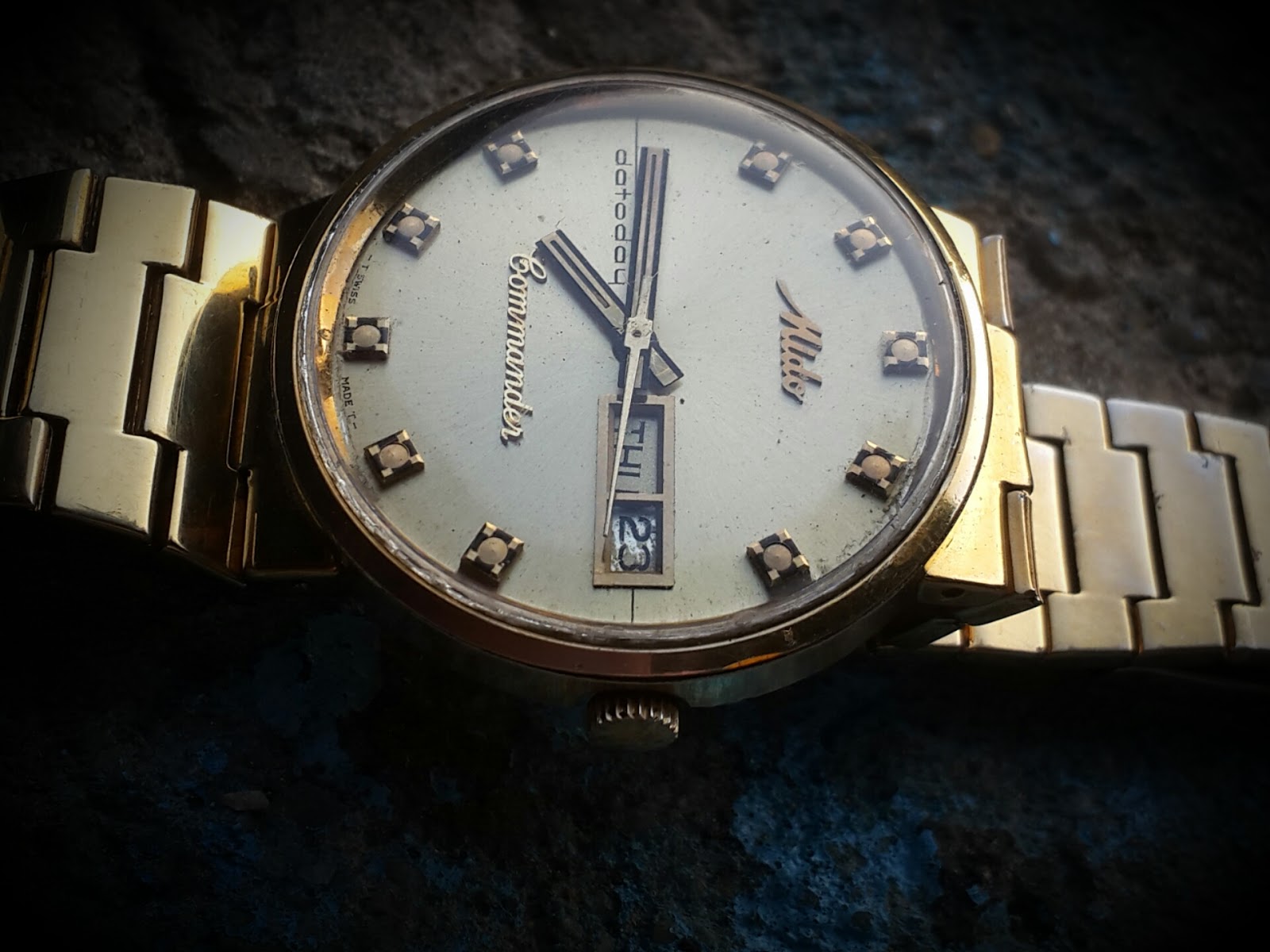 Azzam Vintage: Mido Commander