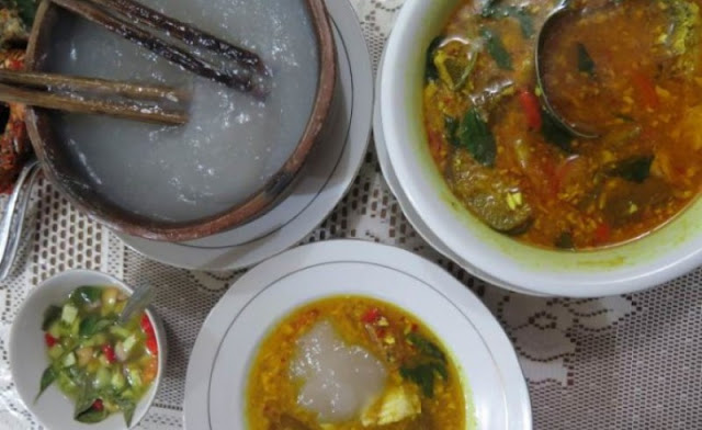 Typical Papua Fish Gravy Food Yellow Add Sago Papeda - InternetRespon.Com