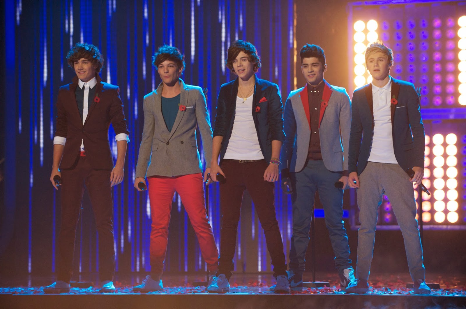Viciadas por One Direction: One Direction se apresentará no The X Factor UK
