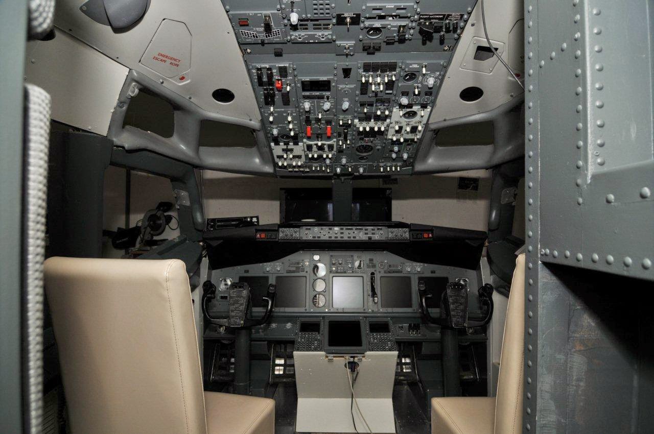 Boeing 737-800NG Fullsize Homecockpit: from one destination to the ...