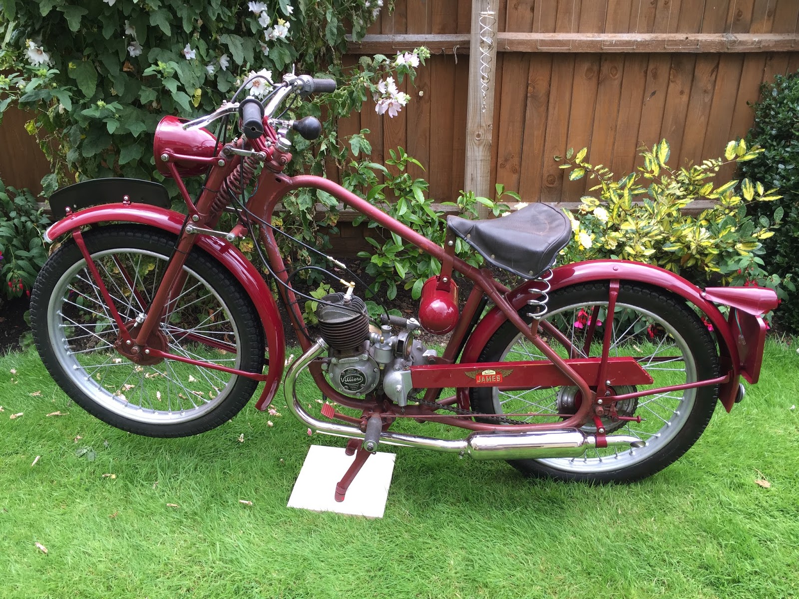 MGM Bikes : James Comet 98cc - 1949 - 343 UYS