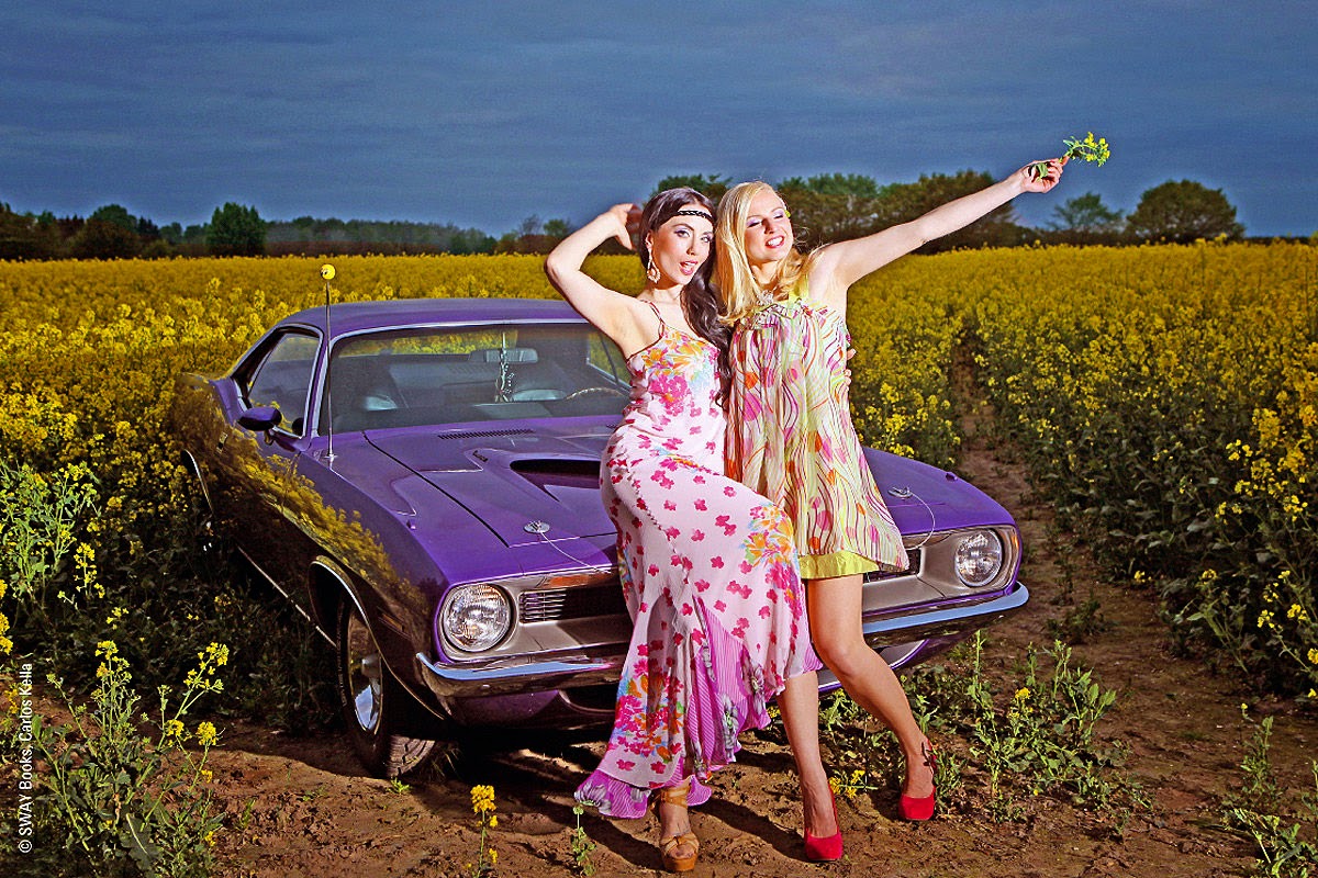 Girls and Legendary US-Cars, 2015 Calendar - Vintage Classic Cars and Girls