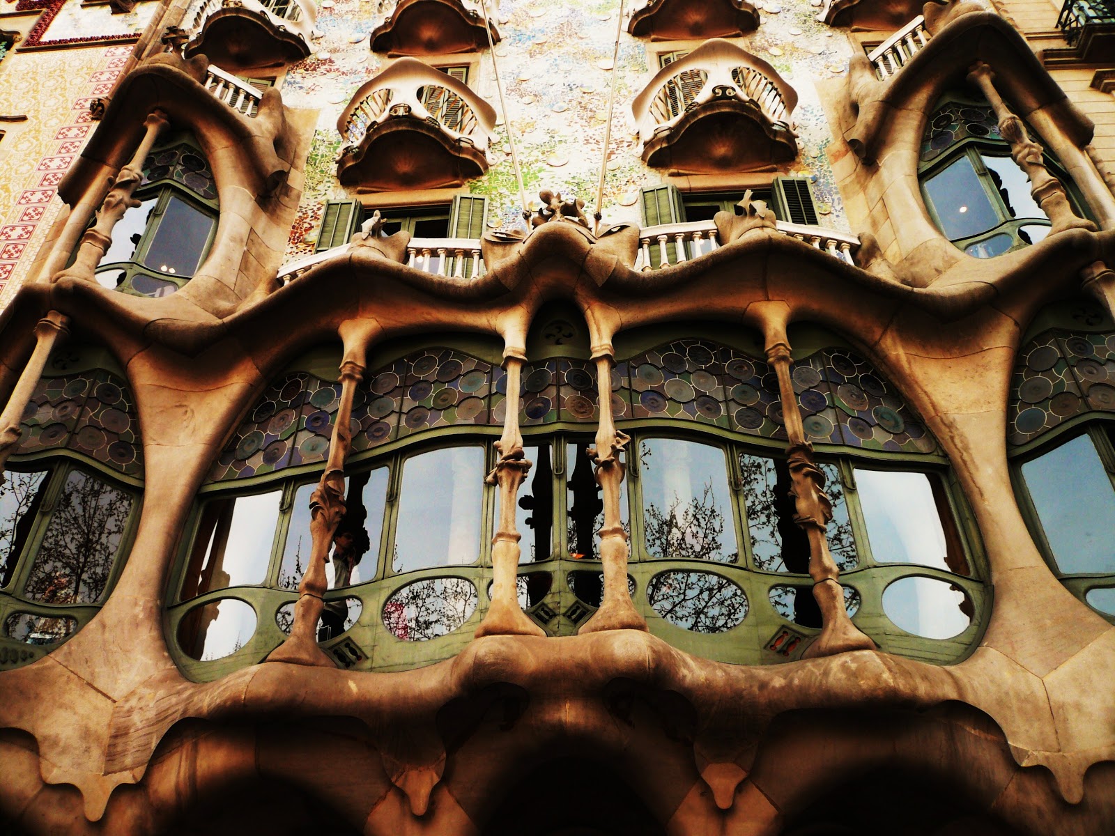 Vicente Escudero / DRAKMA66: MODERNISMO (SIEMPRE MODERNISMO)