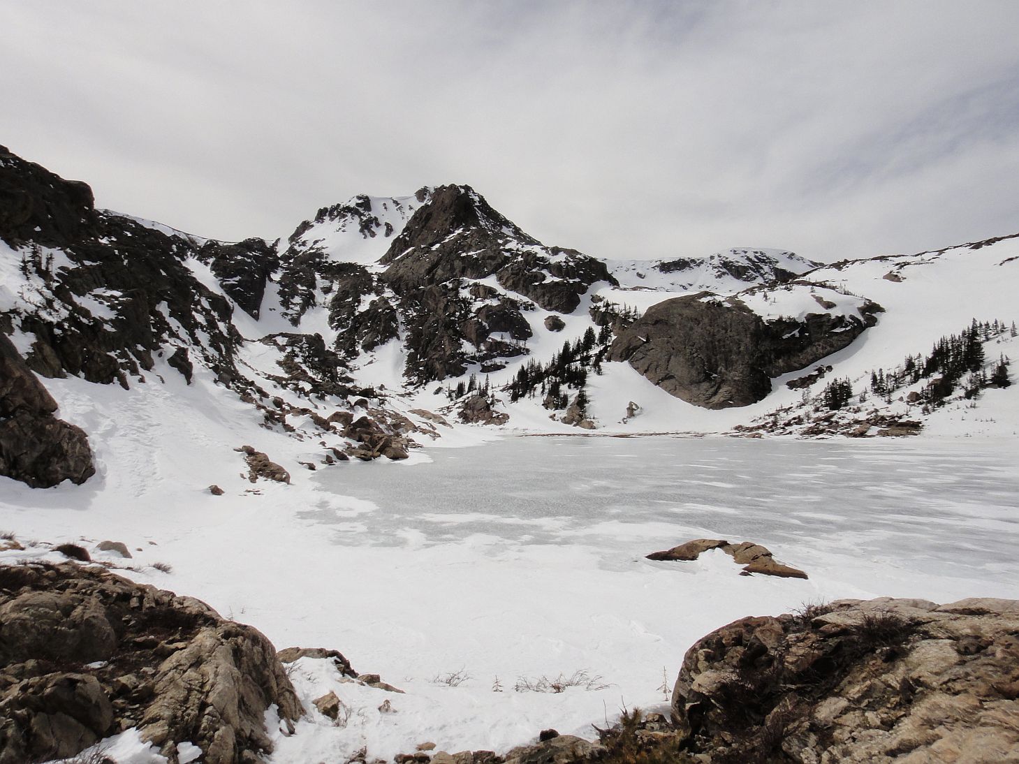 Hiking Rocky Mountain National Park: Bluebird Lake in the Winter.